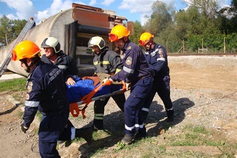 Oгнеборци и спасители от Монтана бяха наградени по случай професионалния празник