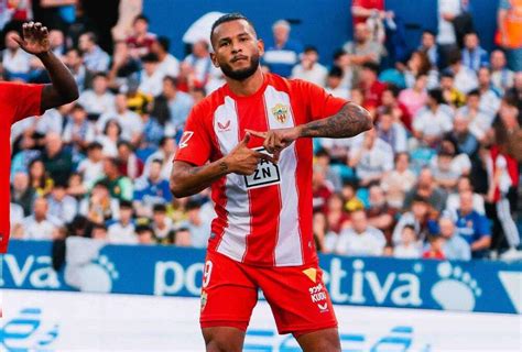 Luis Javier Suárez Figura Con Almería Lidera Tabla De Goleadores En