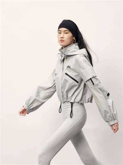 빠른 저장에 있는 나영 김님의 핀 여성 자켓 여성복 스포티 패션