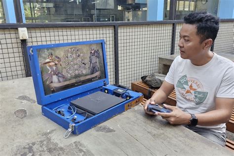 Ps Portable Buatan Wiji Si Koper Konsol Yang Jadi Tren Baru Di Kafe Semarang