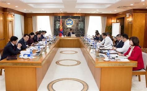 Засгийн газар ахмадуудын тэтгэврийн зээлийг тэглэх асуудлыг хэлэлцэж байна