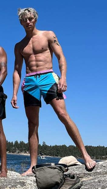 Famous Male Feet — Josh Richards Famous Male Feet — Josh Richards