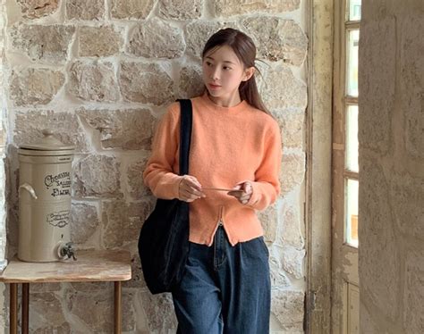 리리앤코 페즈론 라운드넥 밑단 트임 지퍼 니트 가을 신상 자체제작 가을룩 데일리룩 데이트룩 출근룩 오피스룩 하객룩 러블리룩