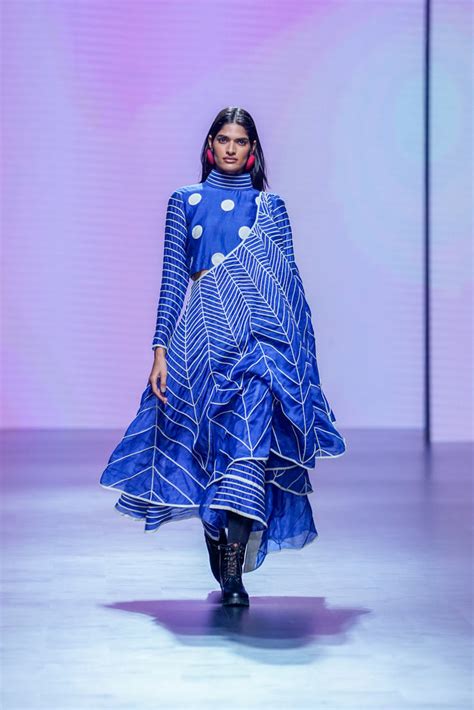 Adam Sari Dress Ka Sha