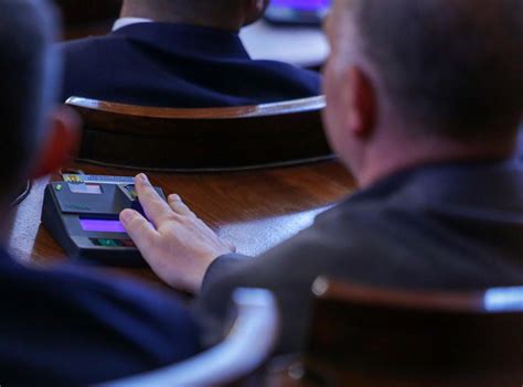 Минималната работна заплата става 850 лева от 2023 година 3e News