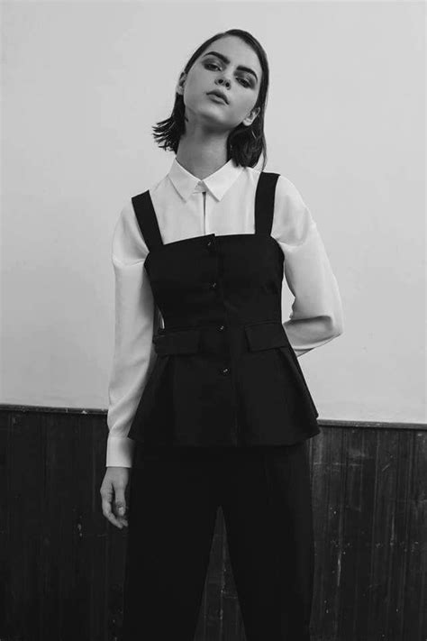 Ghim Tr N Sfm Th I Trang