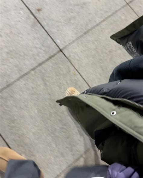 박준형 광고 작년 12월은 오래간만에 잠의 리듬이 완전히 박살난 시간이었어요 ⠀ 조금은 그런 이야기지만 저는 간혹 신경증적 우울 증상이 발현돼서 좀 심해질 때마다