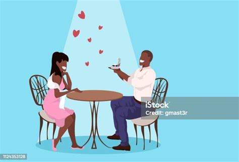 놀된 여자를 제안 하는 남자 지주 약혼 반지 그 가로 전체 길이 제공 하는 발렌타인 개념 아프리카 부부 카페 결혼에 테이블에 앉아 행복 한 결혼 검은색에 대한 스톡 벡터