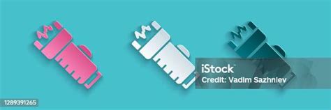 종이 는 파란색 배경에 고립 된 경찰 전기 충격기 아이콘을 잘라 보호를 위한 충격 테이저는 전기 무기입니다 종이 아트 스타일 벡터 개성 개념에 대한 스톡 벡터 아트 및 기타