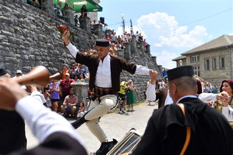 На Галичка свадба се зедоа Стефана и Даријан ФОТОГАЛЕРИЈА МКД МК