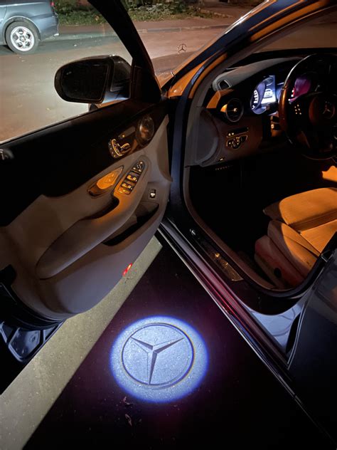 📍18. Проекция в двери. Аксессуары — Mercedes-Benz C-Class (W205), 1,6 л ...