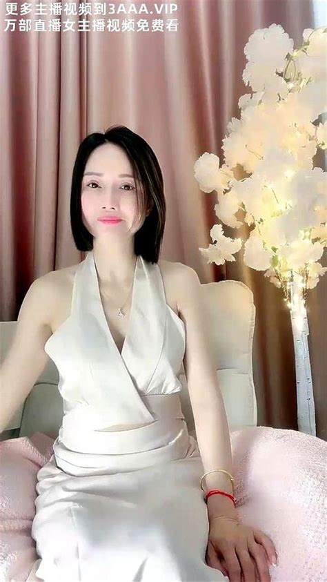 Watch 中国直播私人健身教练！性感短发御姐！解开衣服揉捏奶子，娇喘呻吟骚话不断，脱光光掰穴，极度淫骚 中国 少妇 情人 Porn