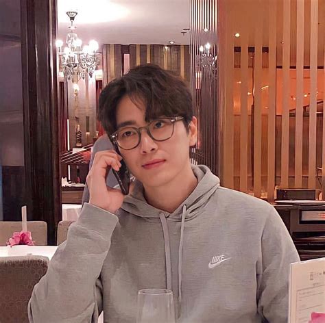 [잡담] 이준혁 안경 취향 고르기 인스티즈 Instiz 카테고리