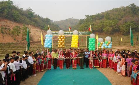 ကျိုင်းတုံမြိုနယ်၊ ဝမ်ပေါက်ကျေးရွာအနီး နမ့်ကိုင်ချောင်းပေါ်ရှိ နမ့်မိုင်ရှောက်ကိုင် လက်ရိုက်ရေလ