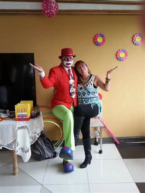 Cia De Payasos Risitas Alegres Home