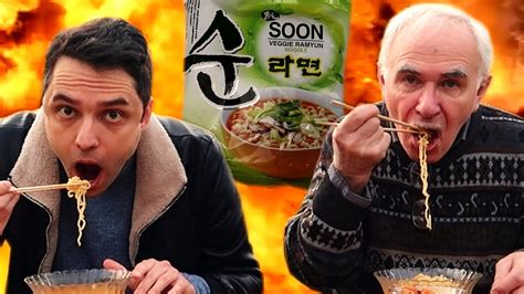 난생처음 순라면 먹어본 유럽삼촌 Youtube