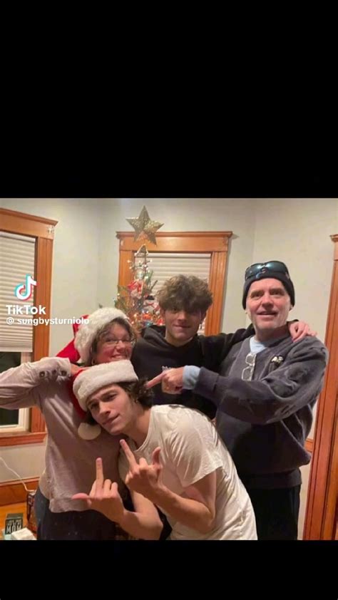 Mbti Isfp The Adventurer Artofit