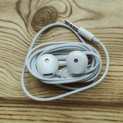 White Wired Oppo Earphone At Rs 110piece Cable Earphone In Giridih
