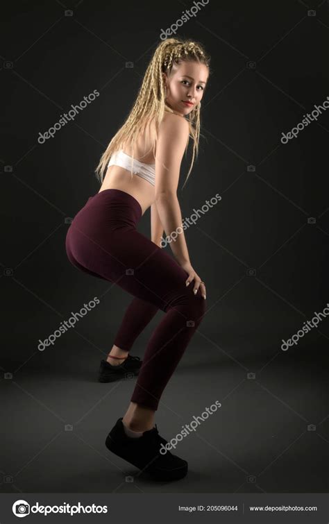 Sexy Woman Dancing Dancehall Stock Photo By Muro