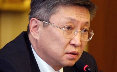 С Баяр улс төрөөс бүрмөсөн зугтав уу