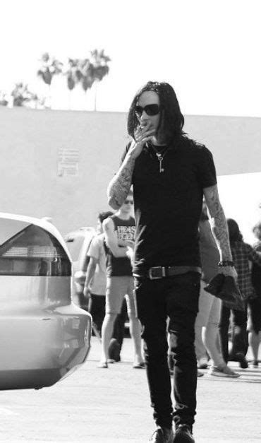 Pin By Xsteph On Chris Motionless Chris Motionless Motionless In White Chris