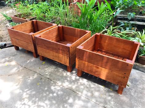 กระบะปลูกผักมินิ ขนาด 50cm X 50cm ยังรับออเดอร์อยู่น๊ะ สั่งมาจ้า รับทำกระบะปลูกผัก ส่ง