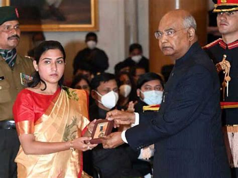 lt rekha singh wife of galwan martyr naik deepak singh joins the army