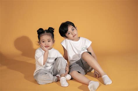 Hai Nhóc Tỳ Nhà Khánh Thi Phan Hiển Như Bản Sao Của Bố Mẹ Tin TỨc