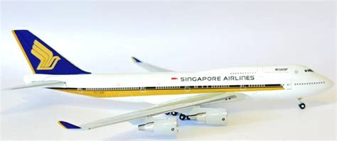 Boeing 747 400 Singapore Airlines Diecast Collectors Model Scale 1 400