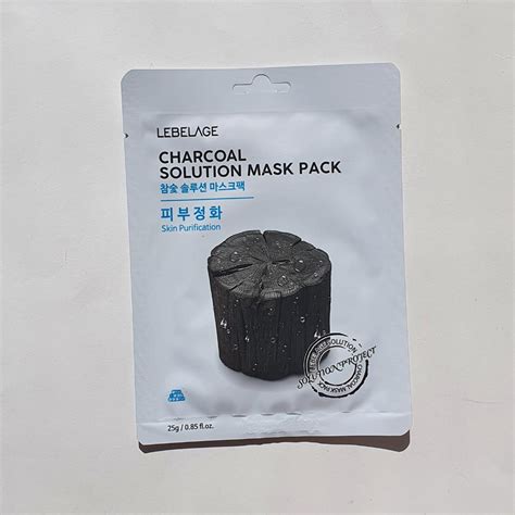Обзор Lebelage Charcoal Solution Mask Pack Тканевая маска с древесным