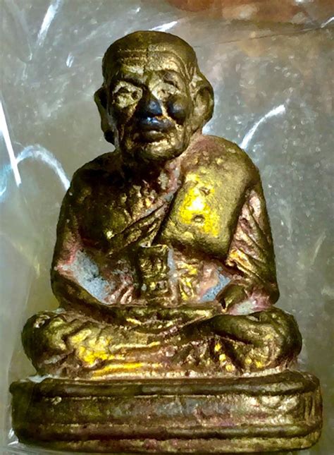 หลวงปู่ทวดเบตงเลขใต้ฐานปี40 อุดผงว่าน97