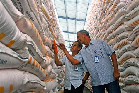 Govt Cuts Fertilizer Subsidies Rolls Out Wage Subsidies Economy The Jakarta Post