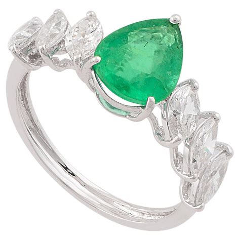 158 Carats Diamond Flower White Gold Ring For Sale At 1stdibs