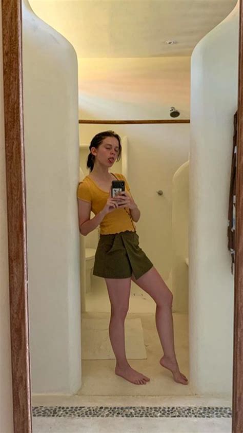 Ana Valeria Becerril Feet
