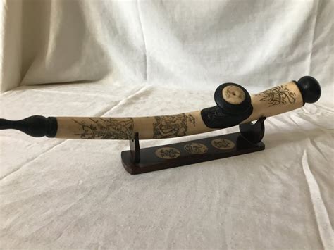Splendide Pipe A Opium Sign E Sur Son Support Pipe Bone Wood Catawiki