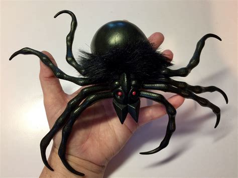 «Страшные» игрушки: вред или польза для психики детей?