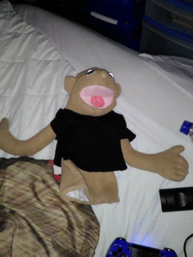 Simmons Puppet Supermariologan Amino Amino