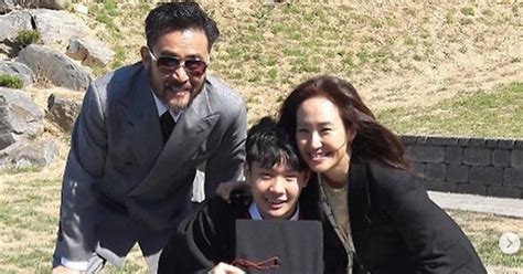 최민수♥강주은 둘째 아들 졸업식 기념사진 공개 [★해시태그]