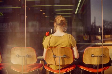 Девушка в желтом Фотограф Джесика Девич