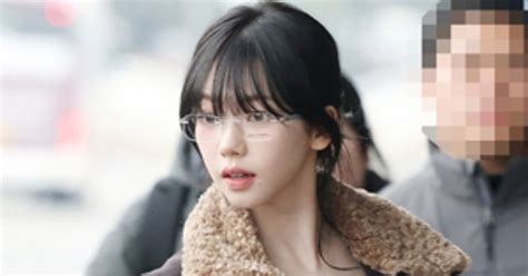 카리나 ‘긱시크 안경 주세요일본 10대 여학생이 참고하는 한국 패션