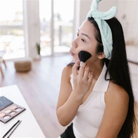 How To Choose The Best Contour Brush A Complete Guide