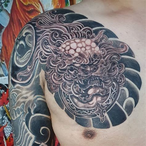 안산타투 뉴스타투 다른곳에서 예전에 했던 긴팔 가슴연장입니다 해태타투 연장타투 가슴타투