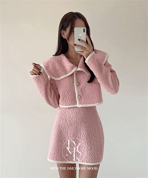 세트가격3color 몽글 부클 뽀글이 세일러 빅카라 배색 하트 크롭 자켓뒷밴딩 미니 스커트 투피스 세트 에이블리