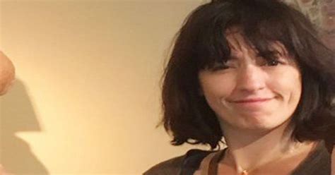 Breastfeeding Mum Told To Cover Up While Surrounded By Nudity Mirror Online
