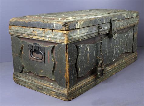 Antique Wooden Trunk W Yale And Towne Padlock No Key Circa 1920s