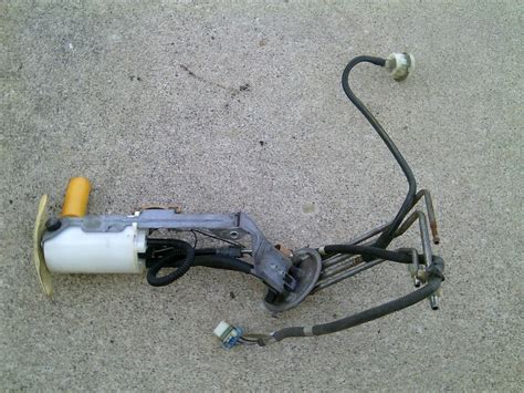 93 94 95 Camaro Firebird 34 V6 Fuel Pump Assembly Only Fits 34l V6