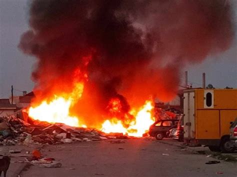 Пожар на незаконно сметище обгази част от Пловдив Информационна агенция ПИК