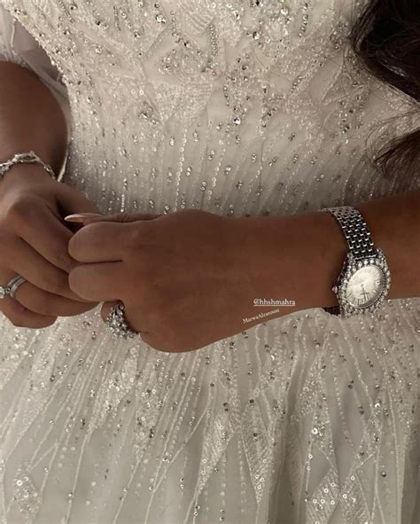 الشيخة مهرة بنت محمد بن راشد آل مكتوم تشارك تفاصيل جديدة من زفافها Et