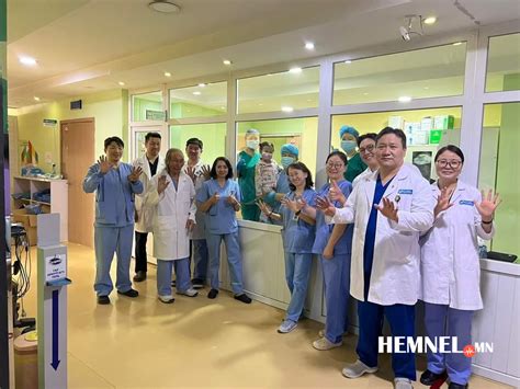 ХҮҮХДЭД АМЬД ДОНОРООС ЭЛЭГ ШИЛЖҮҮЛЭН СУУЛГАХ МЭС ЗАСЛЫГ АМЖИЛТТАЙ ХИЙЛЭЭ