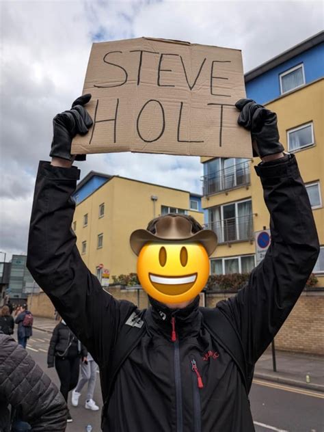My Friends Made Some Top Tier Signs For Me Running The London Marathon Yesterday R